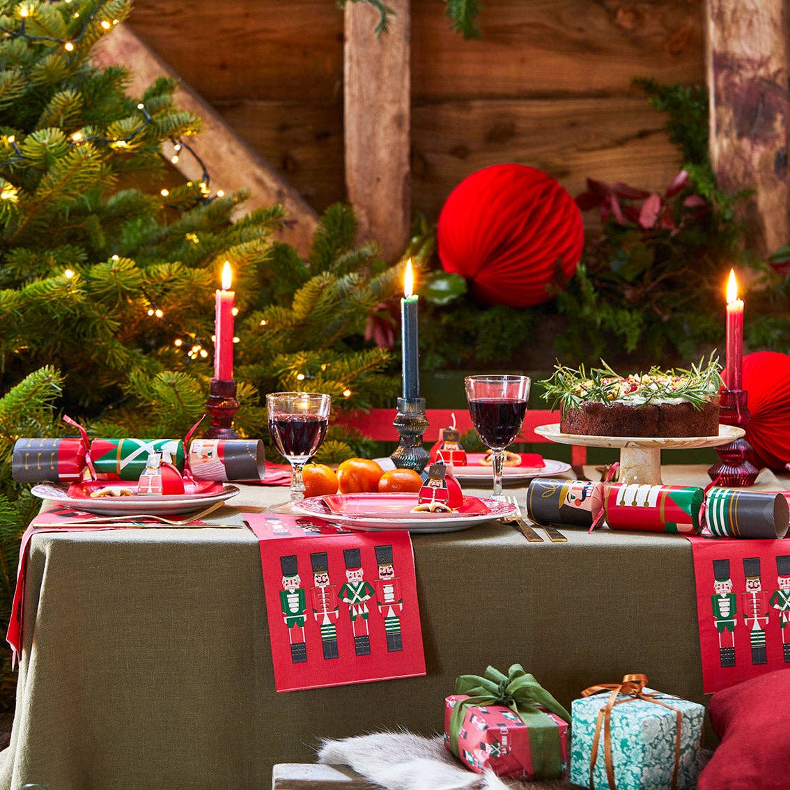 Nutcracker Christmas Crackers Game | SmithHönig