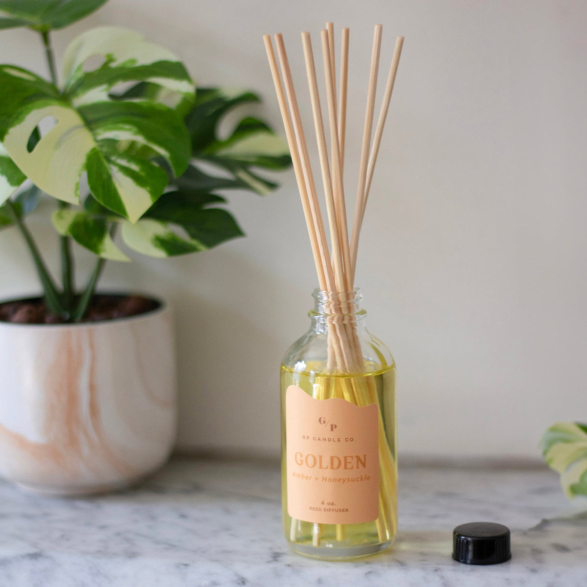 Golden 4 oz. Hue Reed Diffuser (Amber + Honeysuckle) | SmithHönig